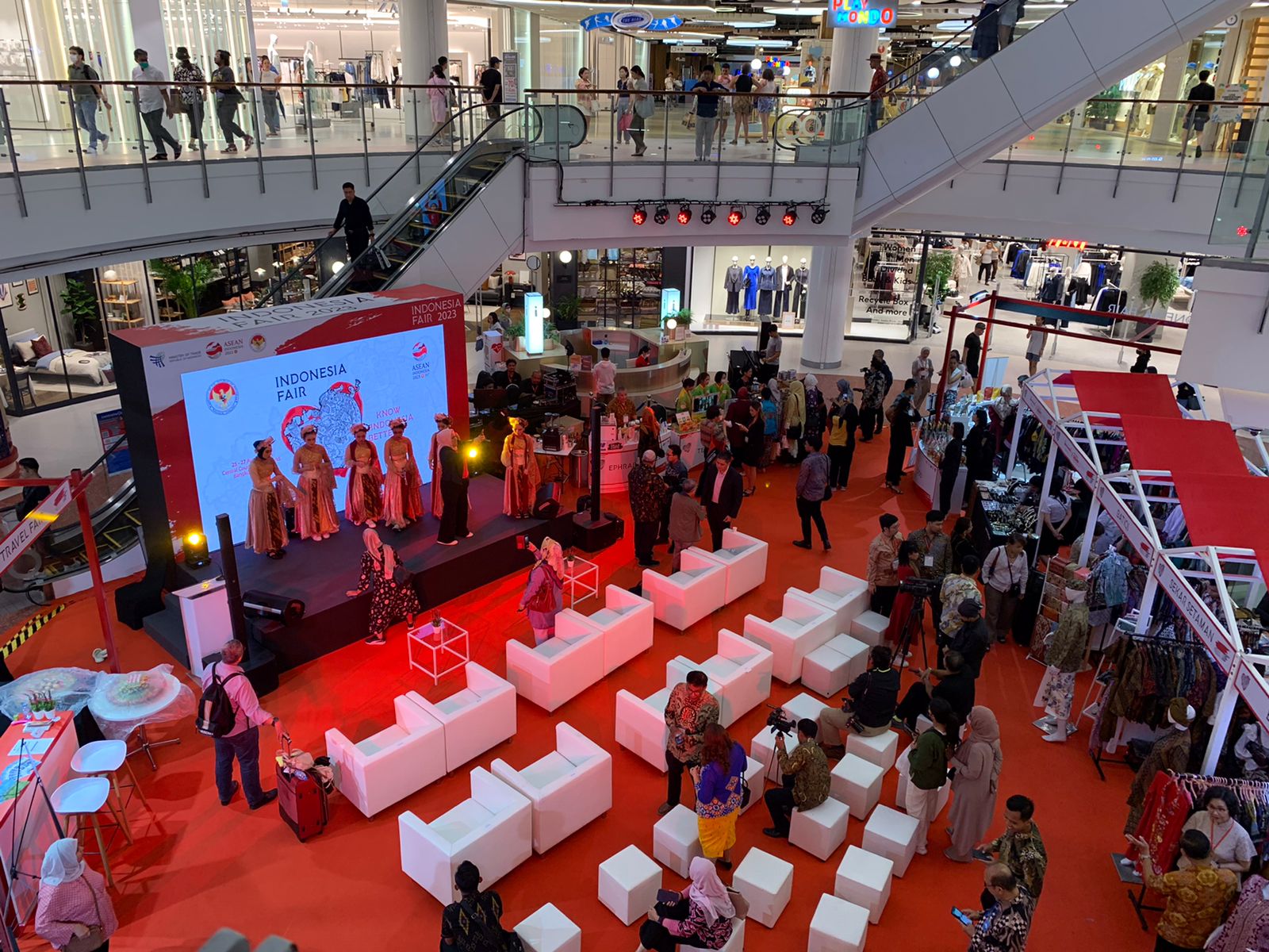 Tari Tradisional mewarnai Opening Ceremony Indonesian Fair di Mall ...