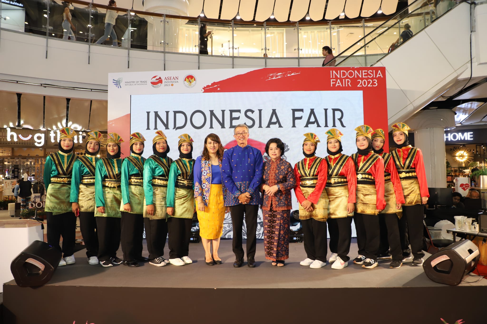 Tari Tradisional mewarnai Opening Ceremony Indonesian Fair di Mall ...